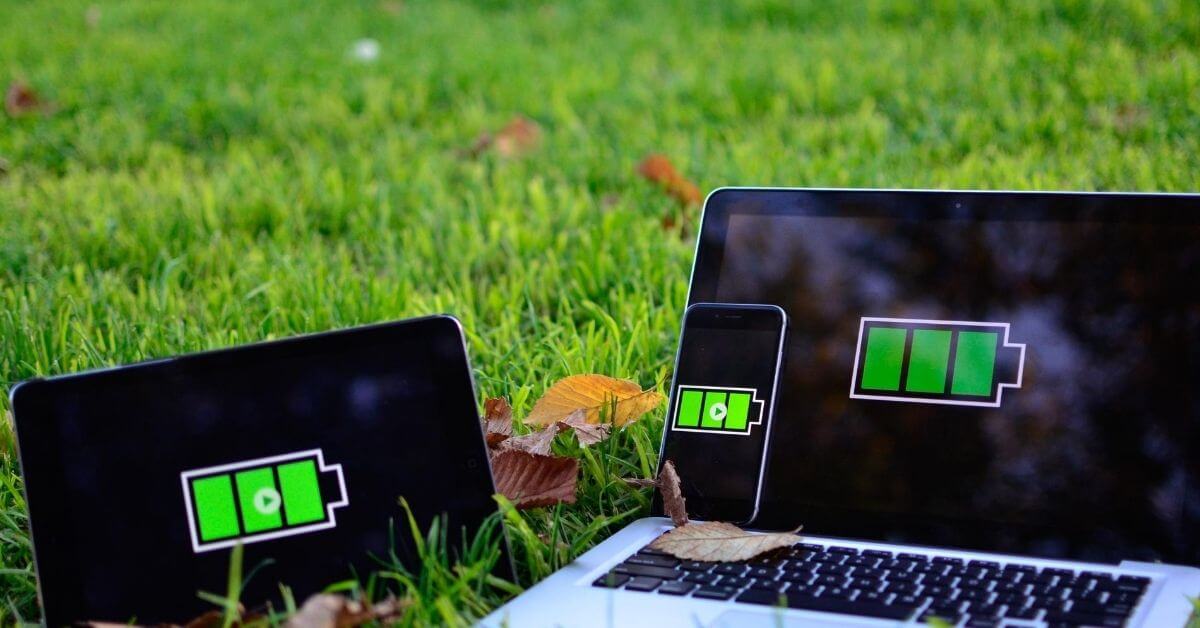 3 Eco-friendly Cool Gadgets To Keep Your Devices Charged - The Lazy Society